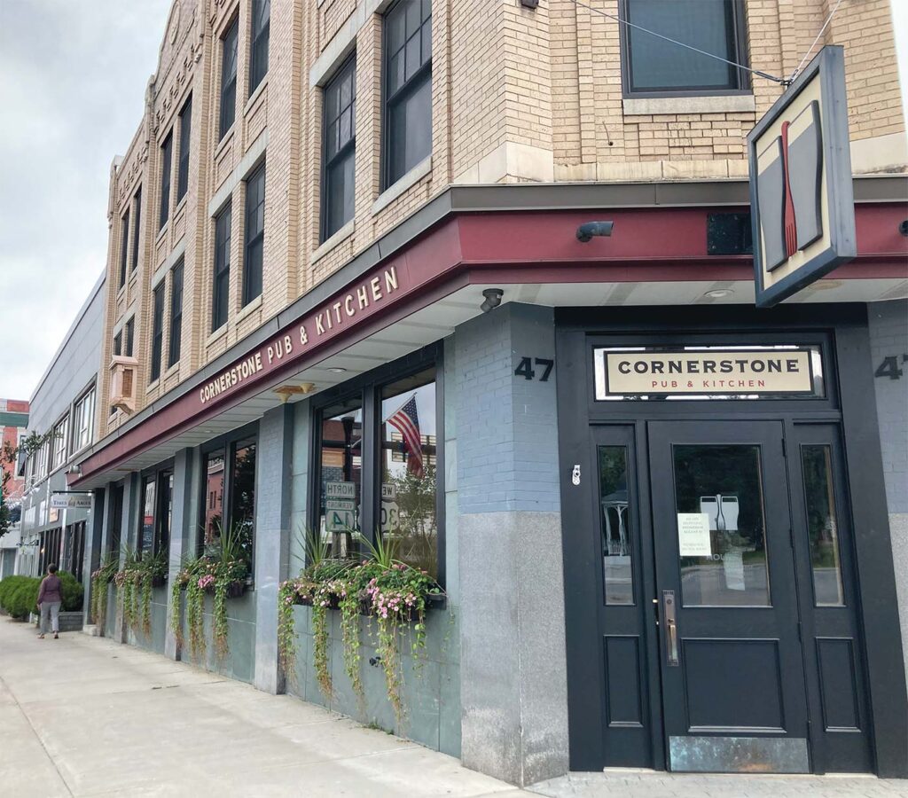 Cornerstone Pub & Kitchen, Barre